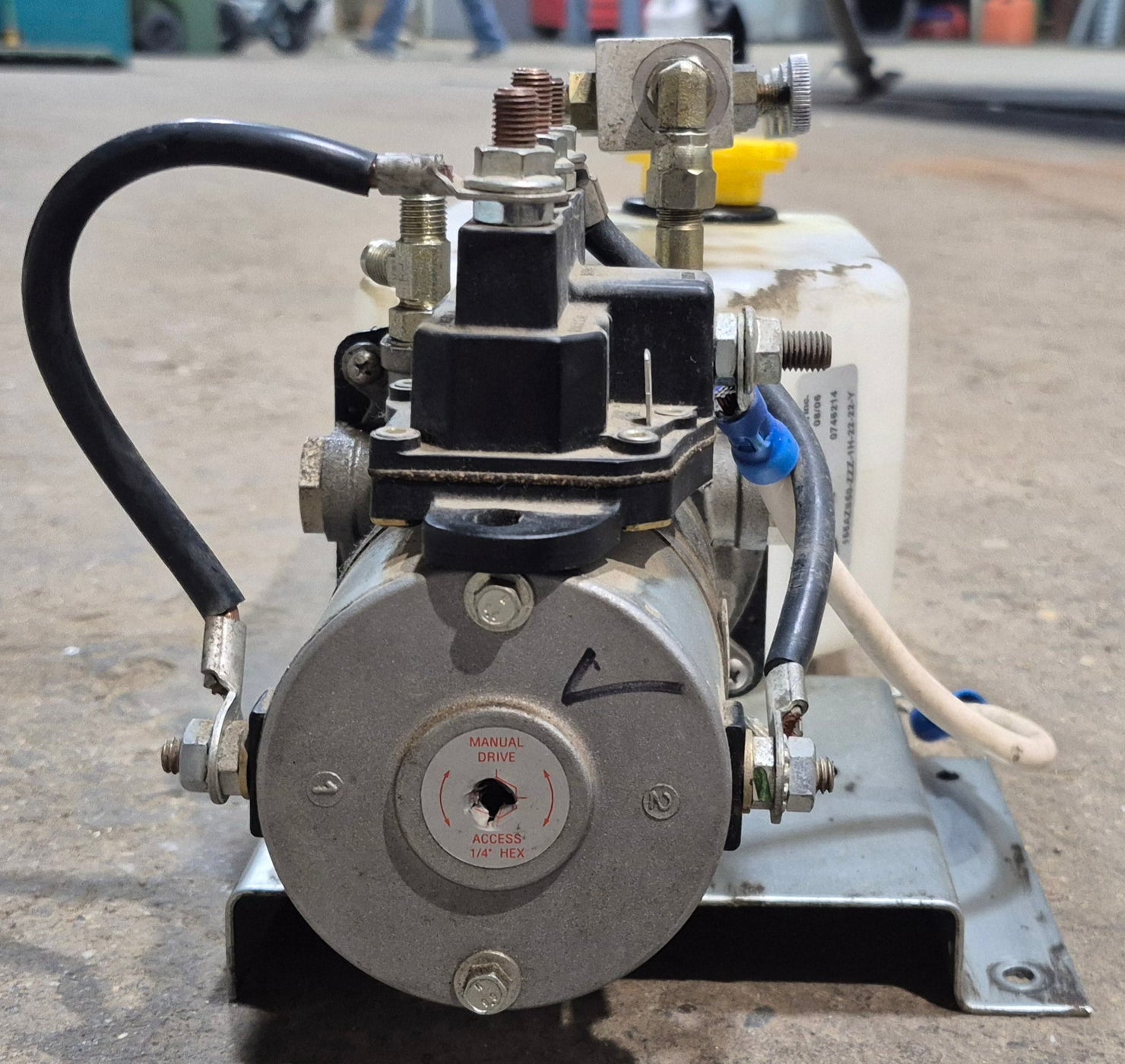 Used Lippert RV Hydraulic Slide Out Motor - 643150 — RV Part Shop CA